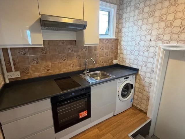 Apartment at Ashburton Road, Greater London