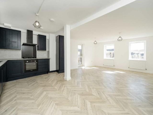 Apartment at Ashdown Crescent, Greater London