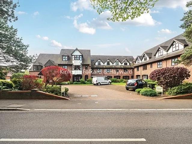 Apartment at Ashfield Lane, Greater London