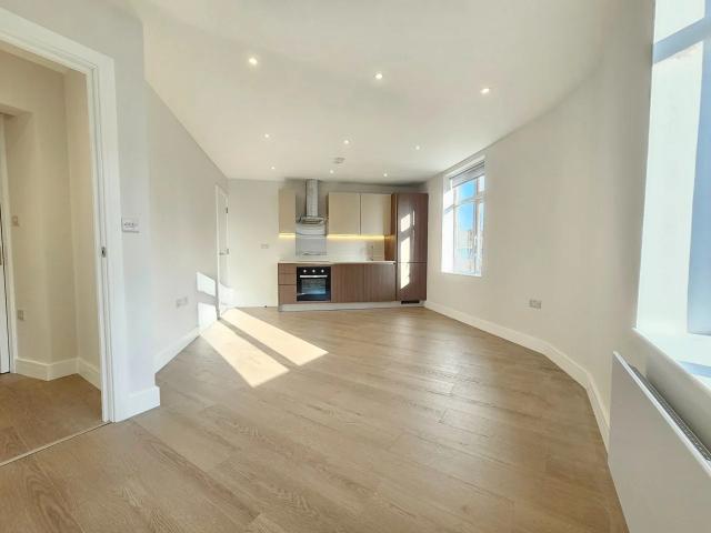 Apartment at Ashfield Parade, Greater London
