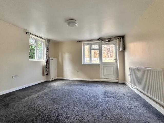 Apartment at Ashhurst Way, Oxford