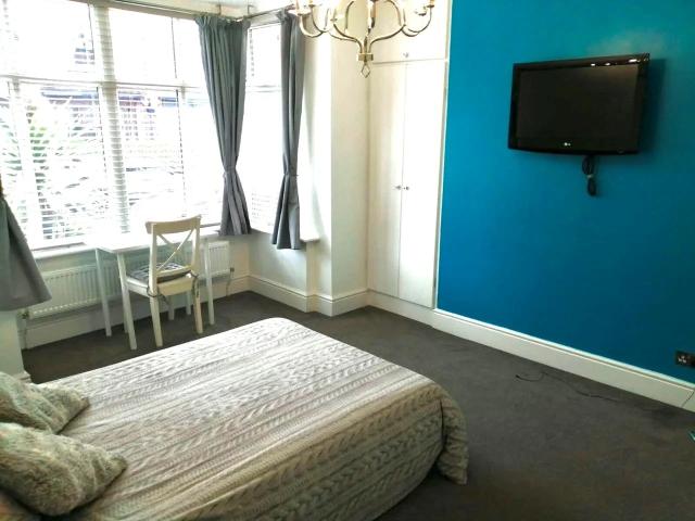 Room at Ashland Avenue, Wigan