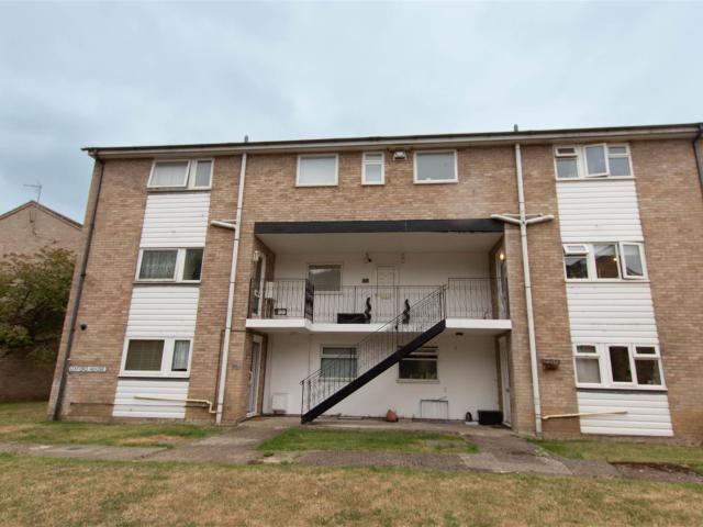 Apartment at Ashlea Close, West Suffolk