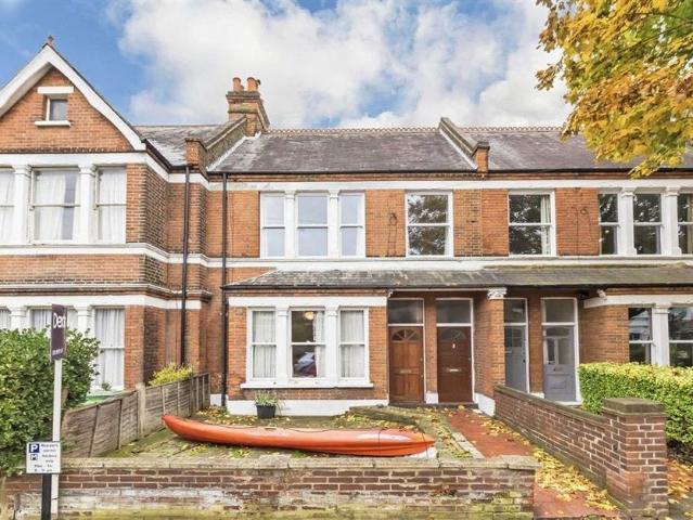 Apartment at Ashleigh Road, Greater London
