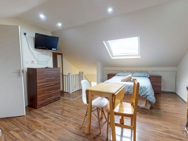 Apartment at Ashmore Road, City of Westminster
