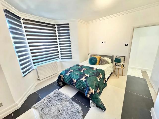 Apartment at Ashmore Road, City of Westminster