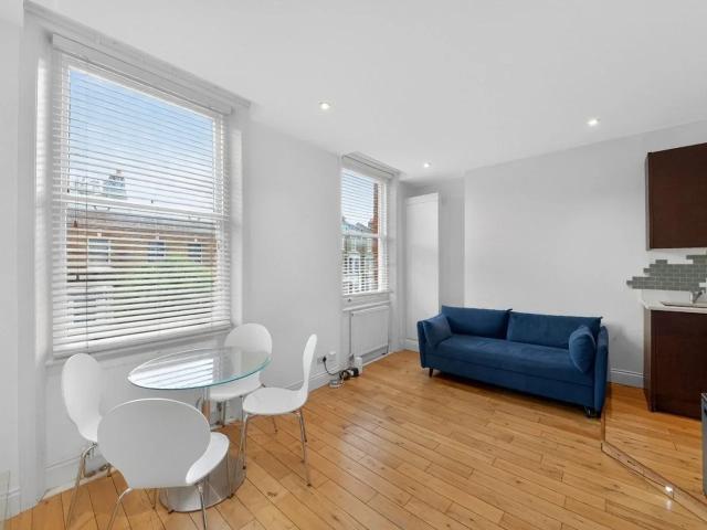 Apartment at Ashmore Road, City of Westminster