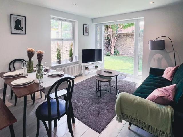 Apartment at Ashmore Road, City of Westminster