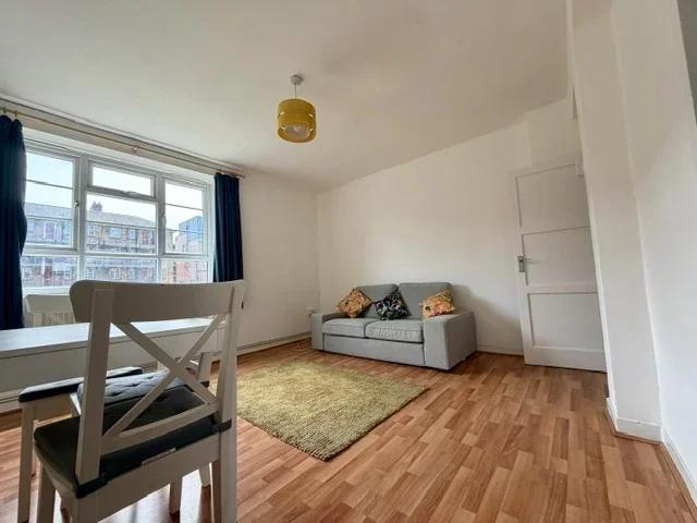 Apartment at Aske Street, Greater London