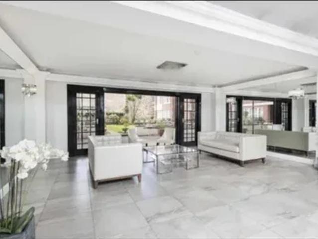 Apartment at Aspley House Driveway, City of Westminster