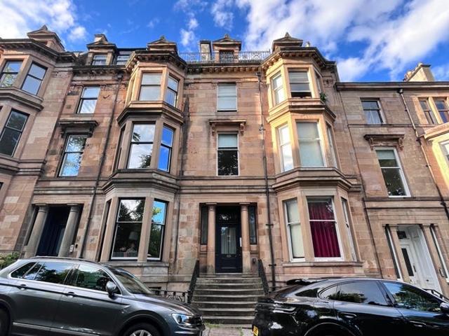 Apartment at Athole Gardens, Glasgow