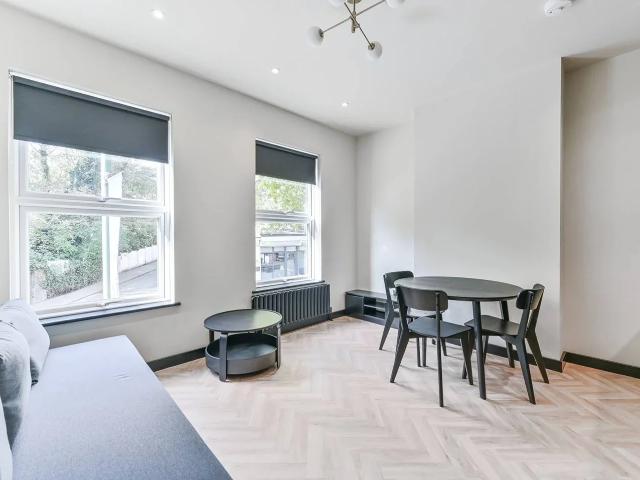Apartment at Auckland Hill, Greater London