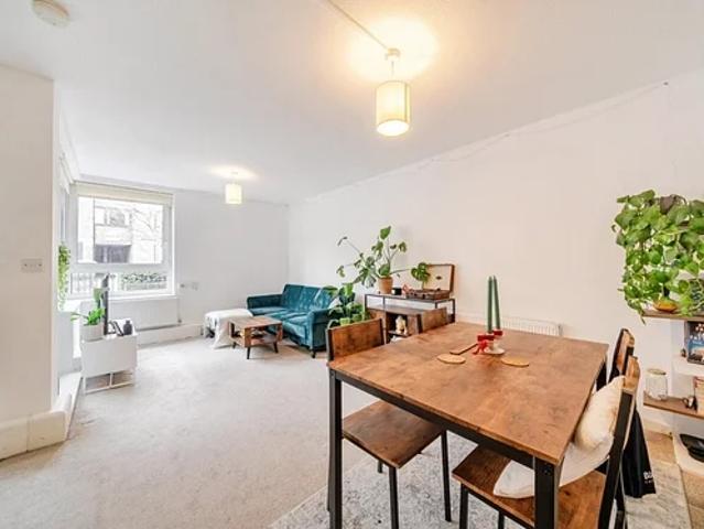 Apartment at Augustus Road, Greater London