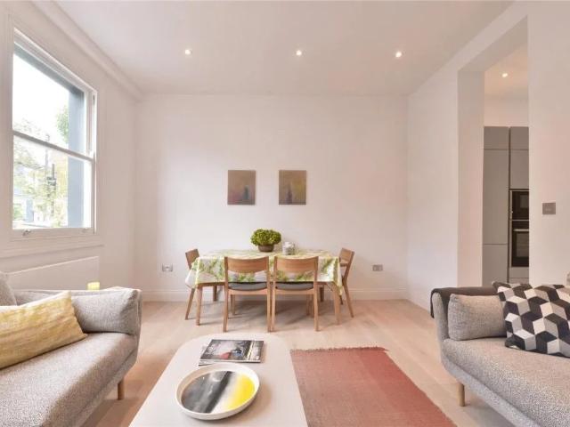 Apartment at Avenell Road, Greater London