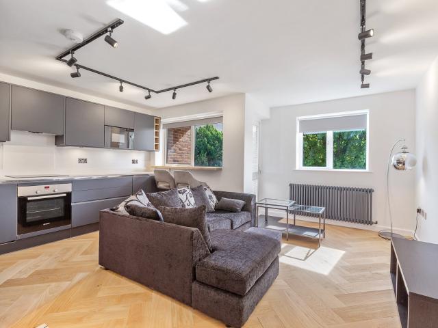 Apartment at Avenue Elmers, Greater London