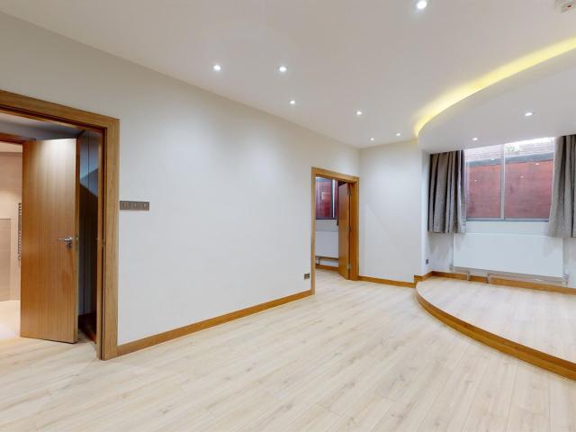 Apartment at Avenue Road, City of Westminster