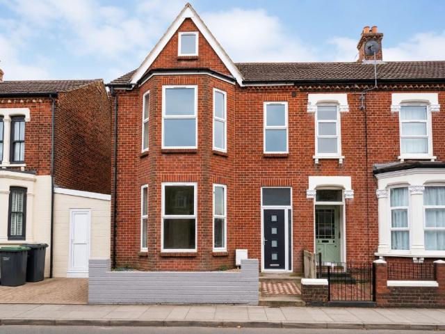 Apartment at Avenue Road, Gosport