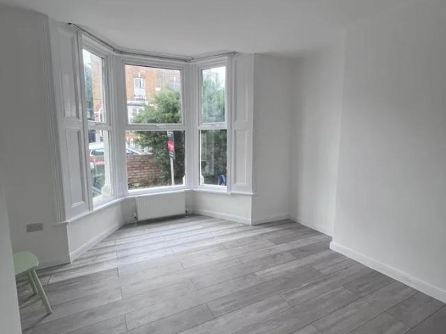 Apartment at Avenue Road, Greater London