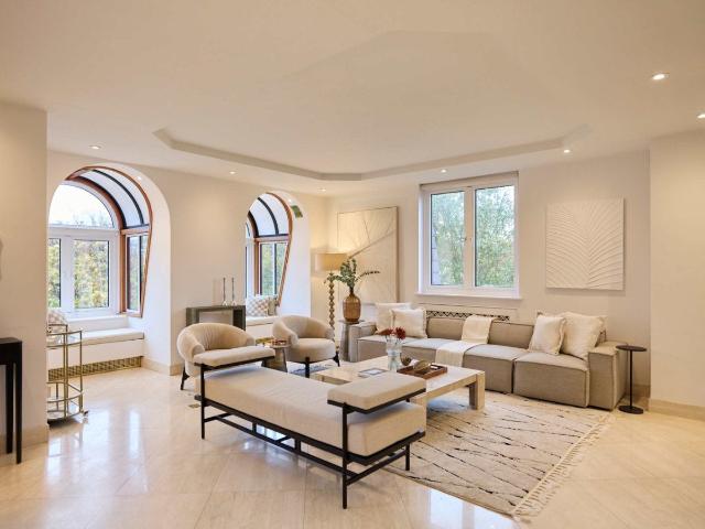 Apartment at Avenue Road, Greater London