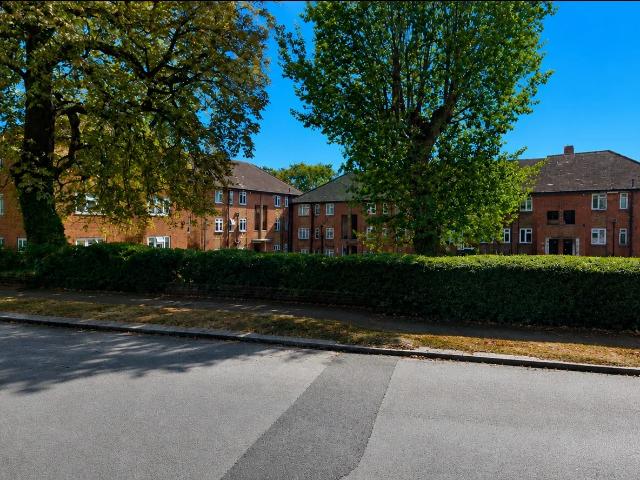 Apartment at Avenue Road, Greater London