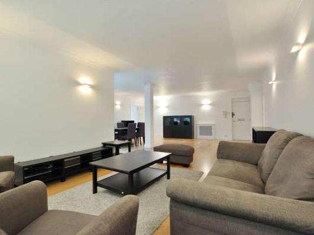 Apartment at Avenue Road, Greater London