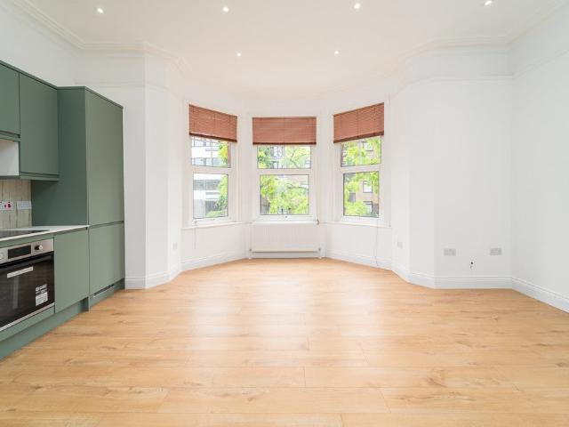 Apartment at Avenue Road, Greater London