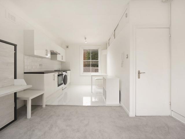 Apartment at Avonmore Road, Greater London