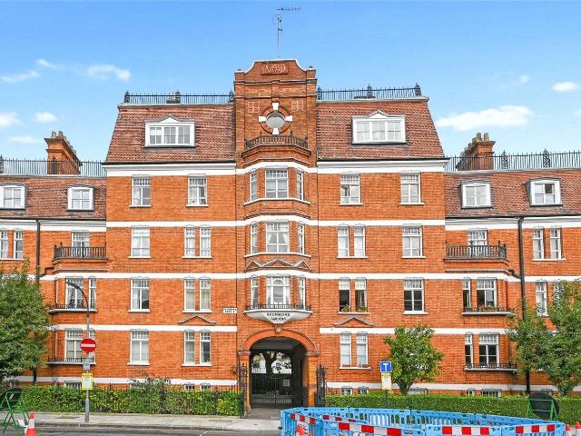 Apartment at Avonmore Road, Greater London