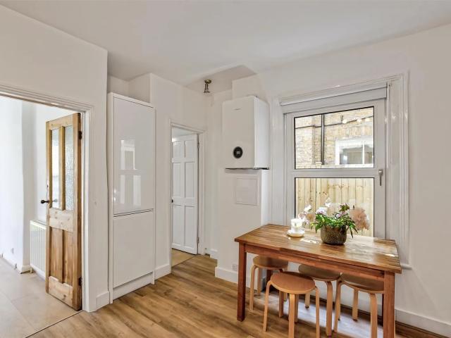 Apartment at Avondale Road, Greater London