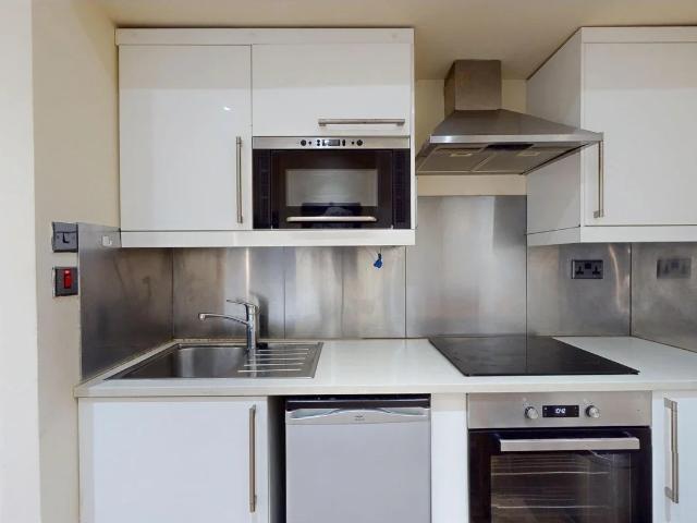 Apartment at Aylestone Avenue, Greater London