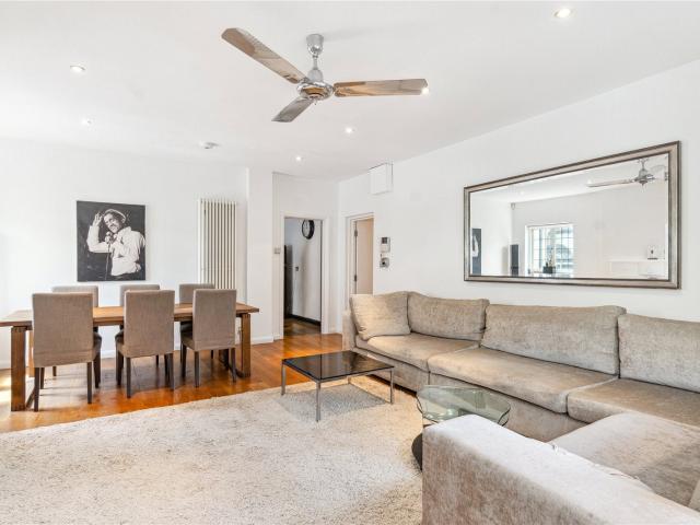 Apartment at Aylestone Avenue, Greater London
