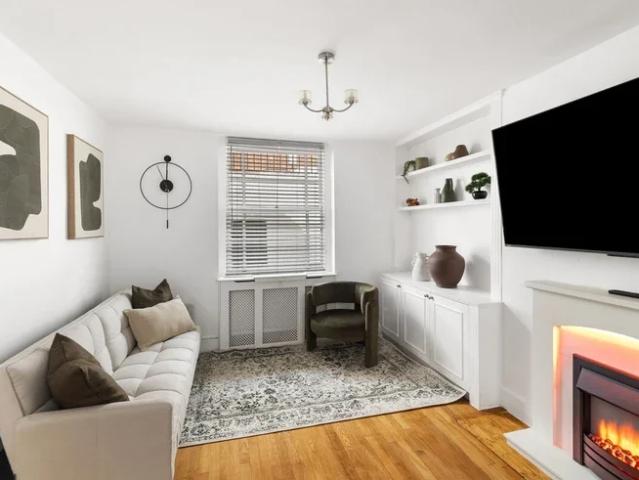 Apartment at Aylesford Street, City of Westminster
