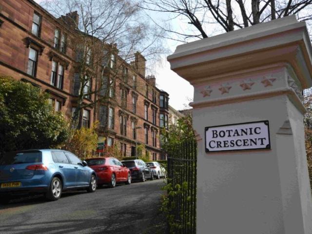 Apartment at Botanic Crescent, Glasgow
