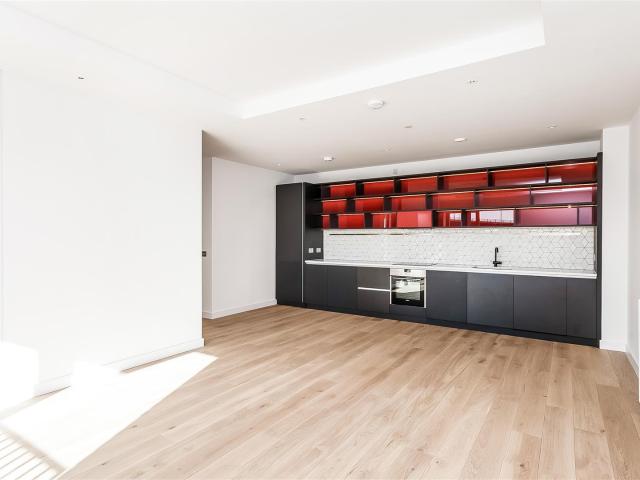 Apartment at Botanic Square, Greater London