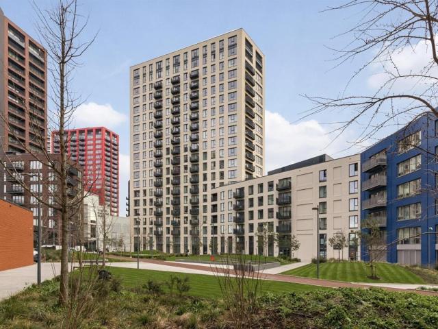 apartment at Botanic Square London, E14 0NJ