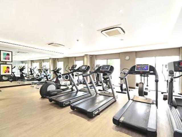Apartment at Boulevard Drive, Greater London