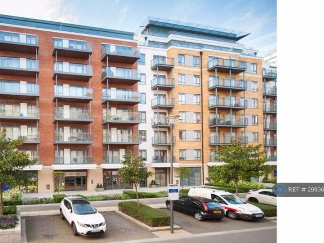 Apartment at Boulevard Drive, Greater London