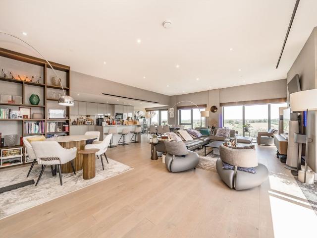 Apartment at Boulevard Drive, Greater London
