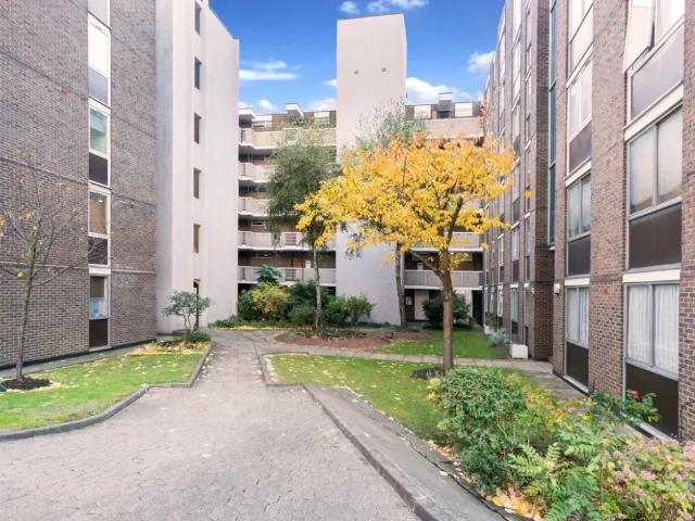 Apartment at Boundary Road, Greater London
