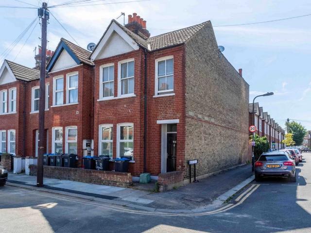 Apartment at Boundary Road, Greater London
