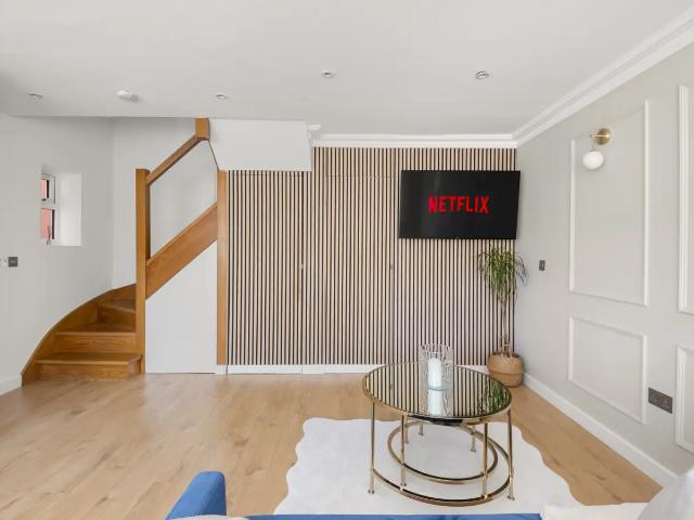 Apartment at Bourne Avenue, Greater London