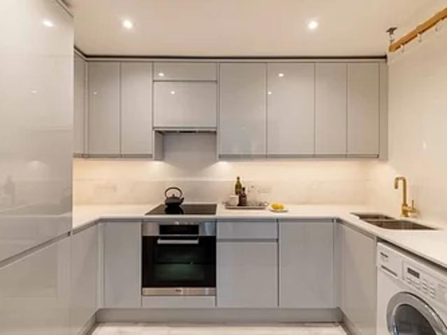Apartment at Bourne Street, City of Westminster