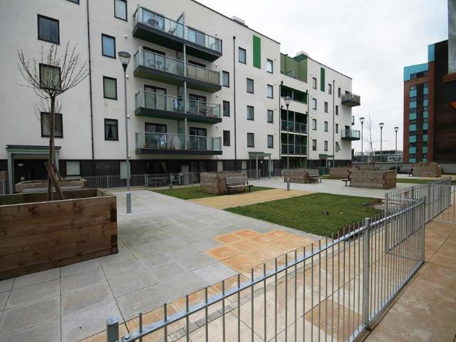 Apartment at Bournerbook Grove, Greater London
