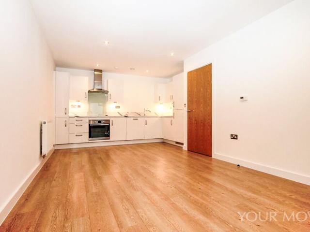 Apartment at Bournerbook Grove, Greater London