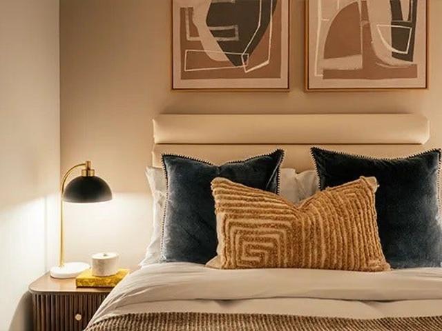 Apartment at Bow Common Lane, Greater London
