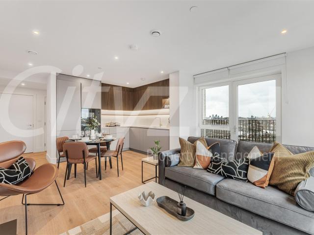 Apartment at Bow Common Lane, Greater London