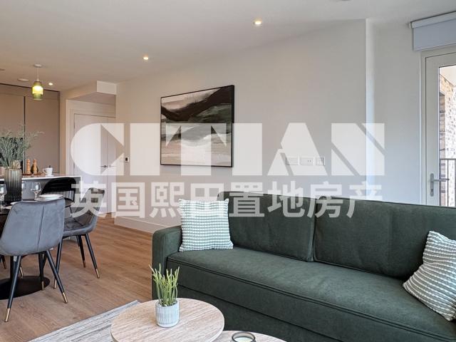 Apartment at Bow Common Lane, Greater London