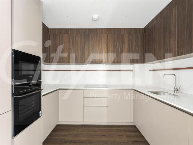 Apartment at Bow Common Lane, Greater London