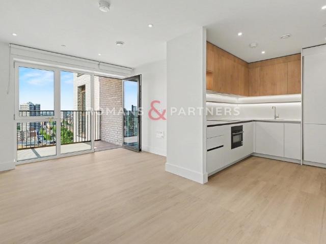 Apartment at Bow Common Lane, Greater London