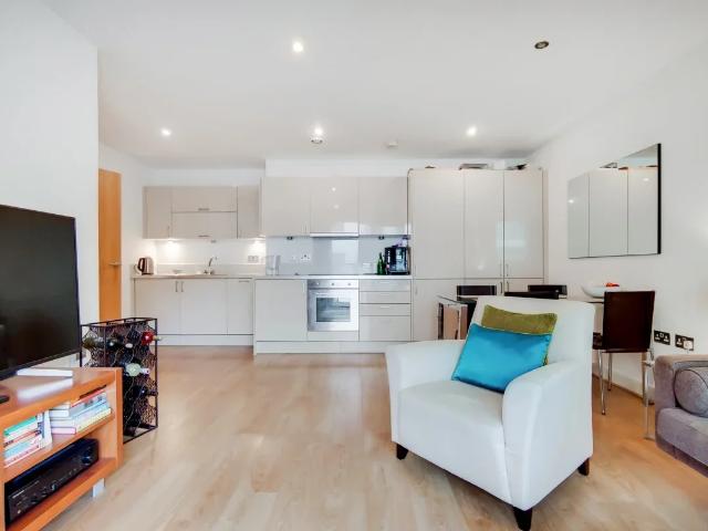 Apartment at Bow Common Lane, Greater London